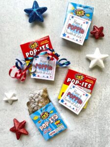 Free Poppin' Fourth of July Gift Tags - Tons of July 4th Party Favor Ideas!