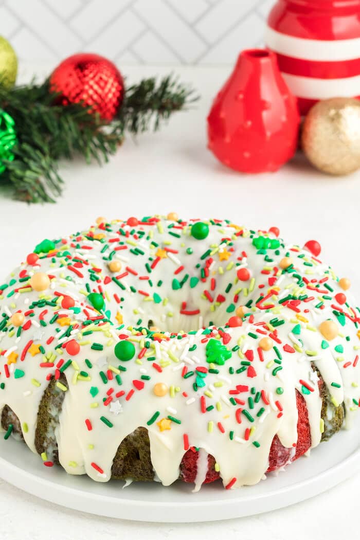 Easy Christmas Bundt Cake to Wow Your Holiday Guests