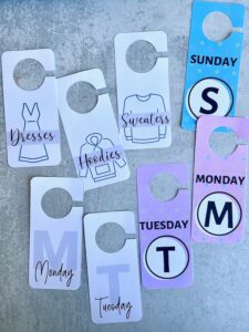 Free Printable Days of the Week Clothes Hanger Organizer Tags
