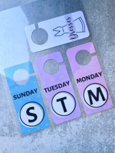 Free Printable Days of the Week Clothes Hanger Organizer Tags