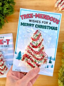 Christmas Tree Cake Gifts - With Printable Gift Tags!