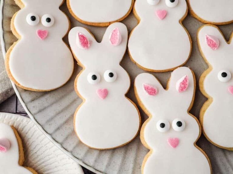 52 Cute Easter Cookies to Bake this Spring - The Savvy Sparrow