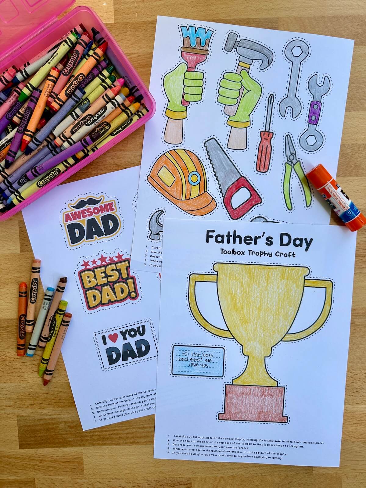 Best Dad Ever Trophy Craft for Father's Day (Free Printable) - The ...