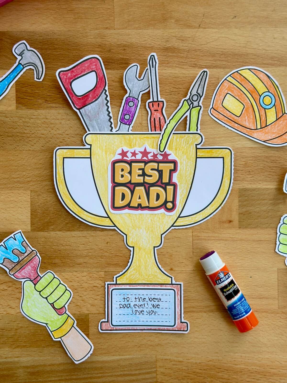 Best Dad Ever Trophy Craft for Father's Day (Free Printable) - The ...