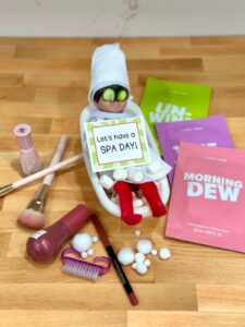 50 Easy Elf on the Shelf Ideas that Take Under 10 Minutes to Set Up!