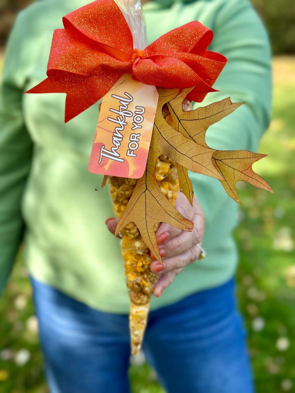 Free Printable Thanksgiving Gift Tags - 4 Designs!
